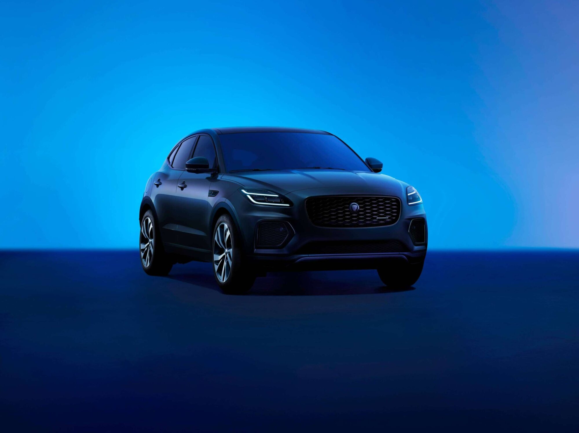JAGUAR ENRICHIT L’ÉQUIPEMENT DE SON E-PACE DYNAMIQUE - Jaguar Land Rover